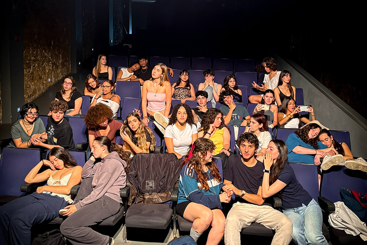 TOT ARRIBA - Teatre Tantarantana